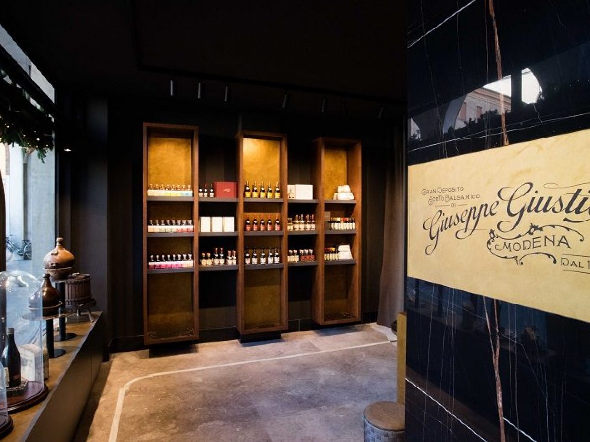 Acetaia Giusti, la più antica del mondo, apre la sua bottega