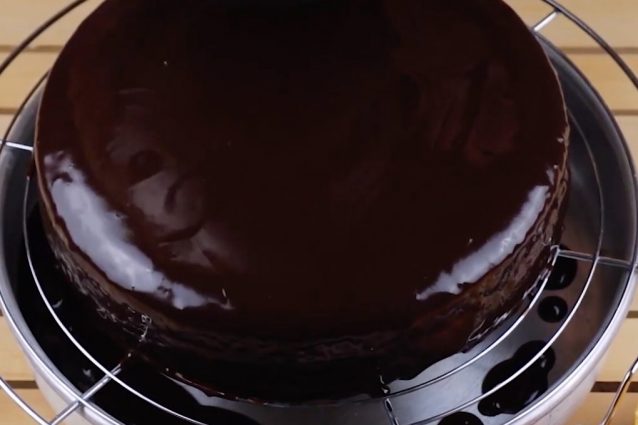 Torta fiesta: la ricetta del dolce goloso con crema all'arancia e ...