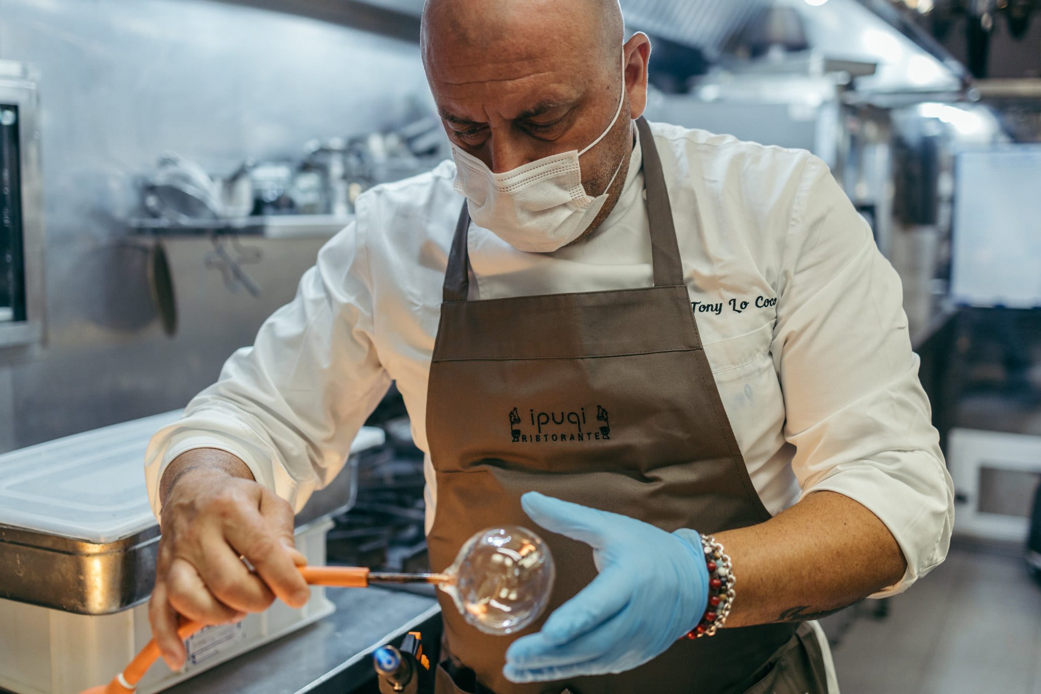 Tony Lo Coco: lo chef stellato a Pasqua cucina per la Caritas