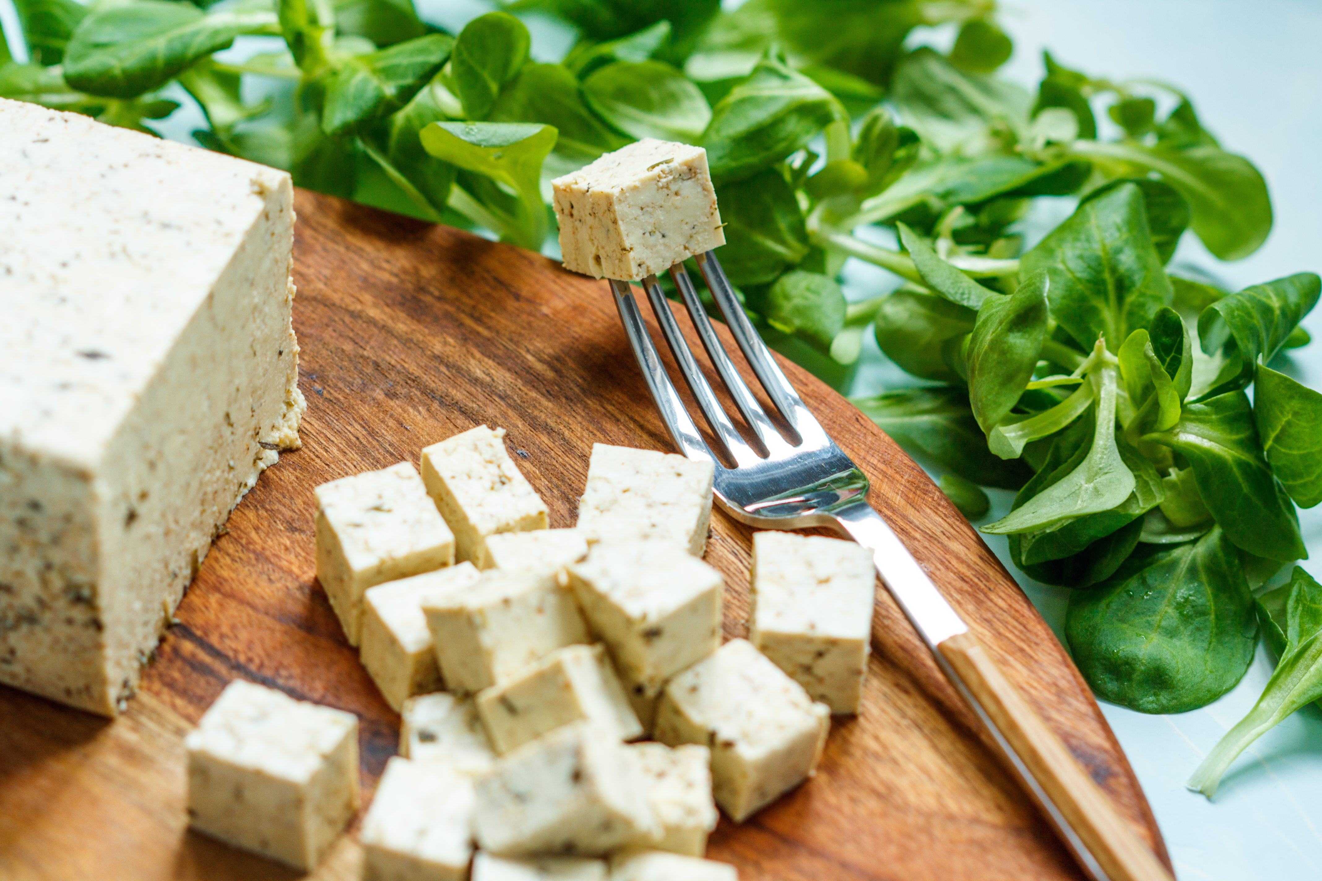 I consumatori scoprono il formaggio vegano: boom di vendite
