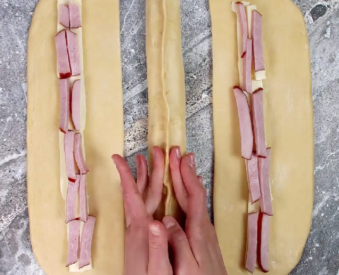 Treccia ripiena: la ricetta del rustico morbido e gustoso