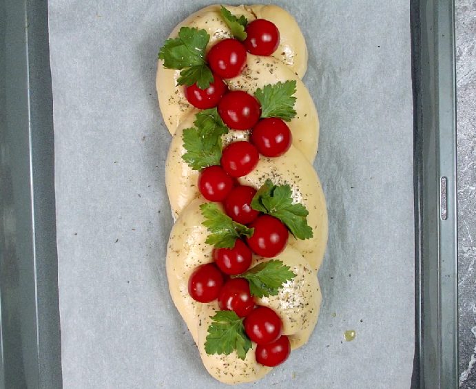 Treccia ripiena: la ricetta del rustico morbido e gustoso