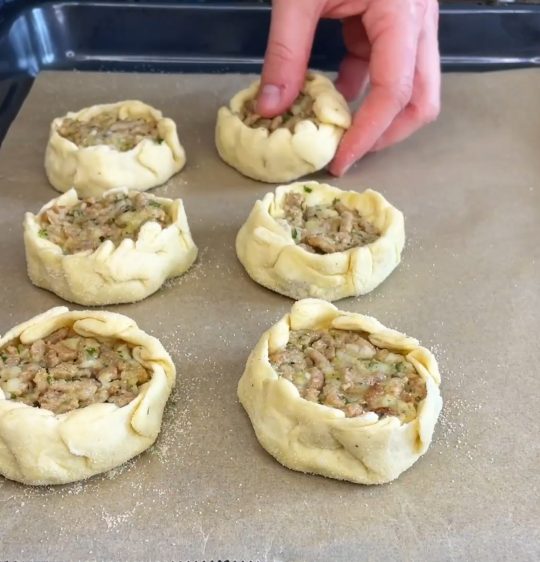 Pastieri ragusani: la ricetta delle tortine salate tipiche siciliane