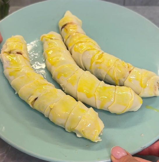 Banane ripiene in pasta sfoglia: la ricetta del dessert veloce e originale